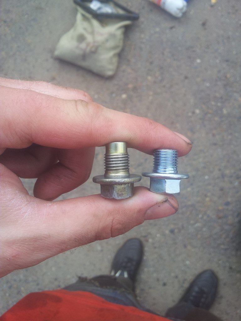 Колодки Brembo на перед, замена масла. — Toyota Chaser (100), 3 л, 1997 ...