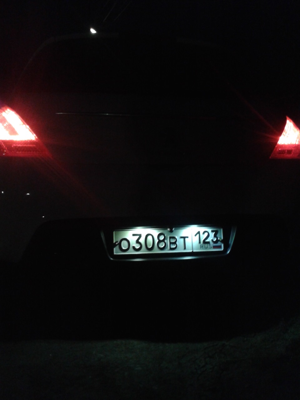 Светодиоды в подсветку номера — Peugeot 308 (1G), 1,6 л, 2011 года ...