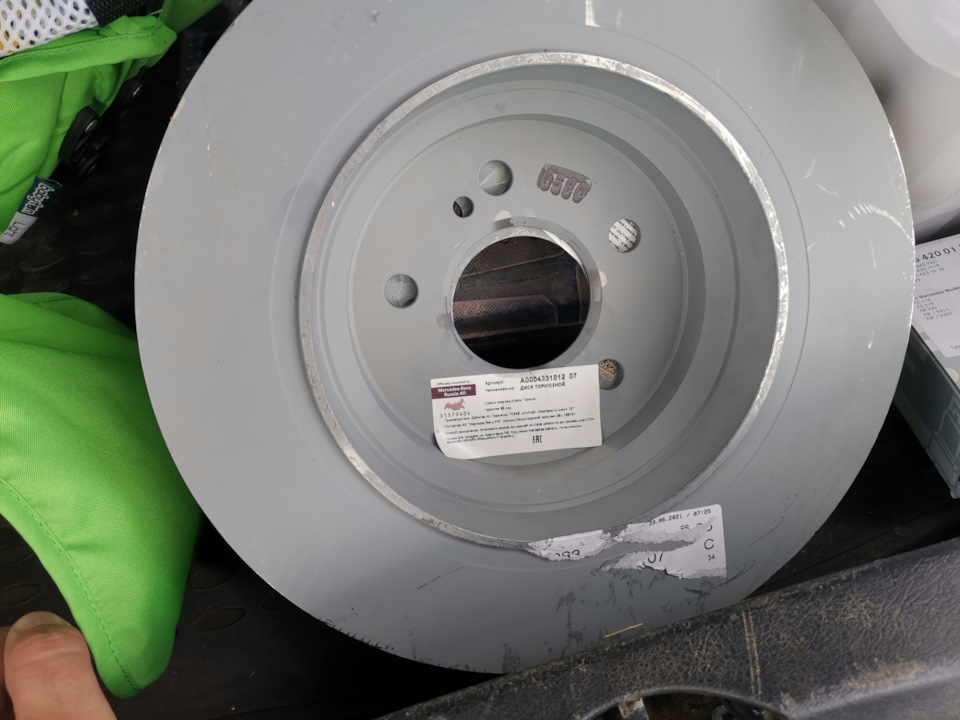 Обслуживаем задние тормоза — Mercedes-Benz E-Class (W212), 2,1 л, 2011 ...