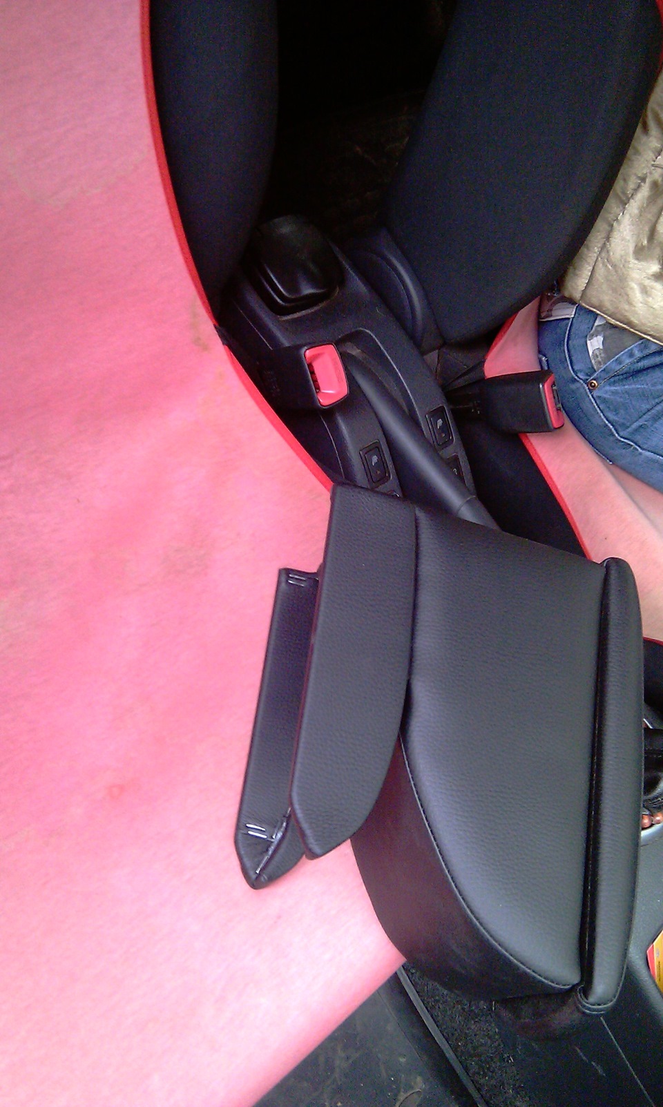 подлокотник ннада ?! — Suzuki SX4 (1G), 1,6 л, 2008 года | аксессуары ...