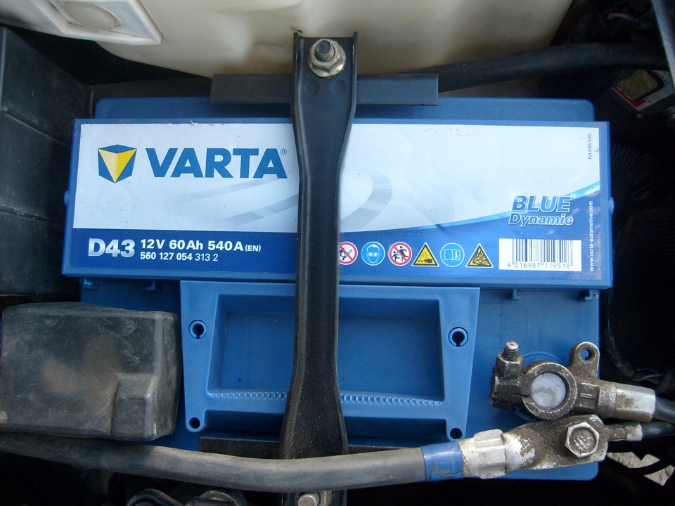 Подготовка к зиме: аккумулятор varta — Lada Приора седан, 1,6 л, 2008 ...