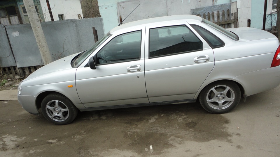 Прикупил литье. — Lada Приора седан, 1,6 л, 2012 года | колёсные диски ...