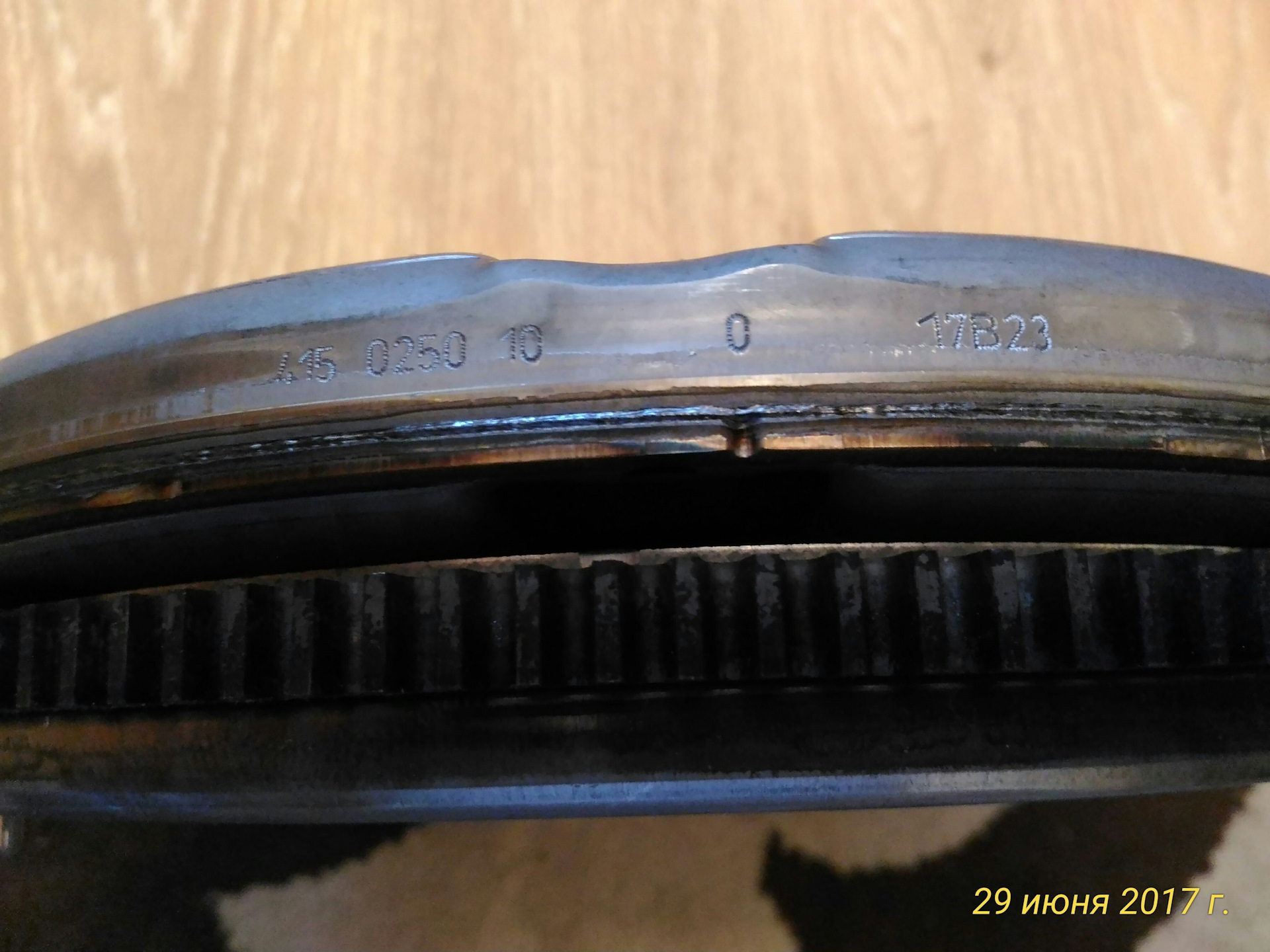 №22. Запчасти для замены маховика. — Volkswagen Transporter T5, 1,9 л ...