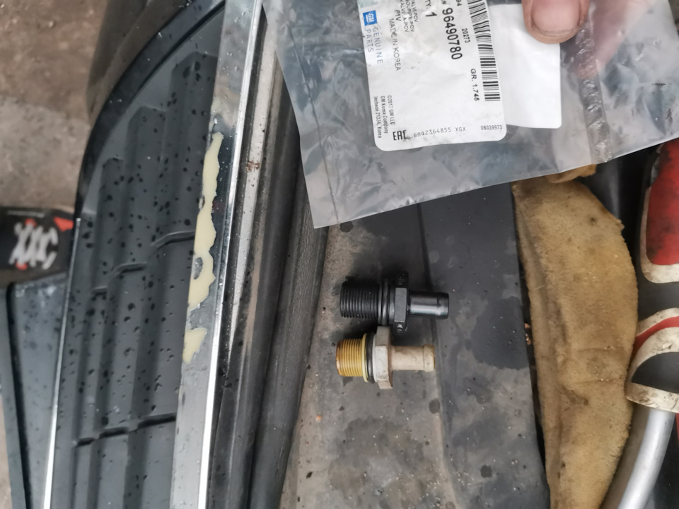 Клапан вентиляции картера — Nissan Almera Classic (B10), 1,6 л, 2006 ...