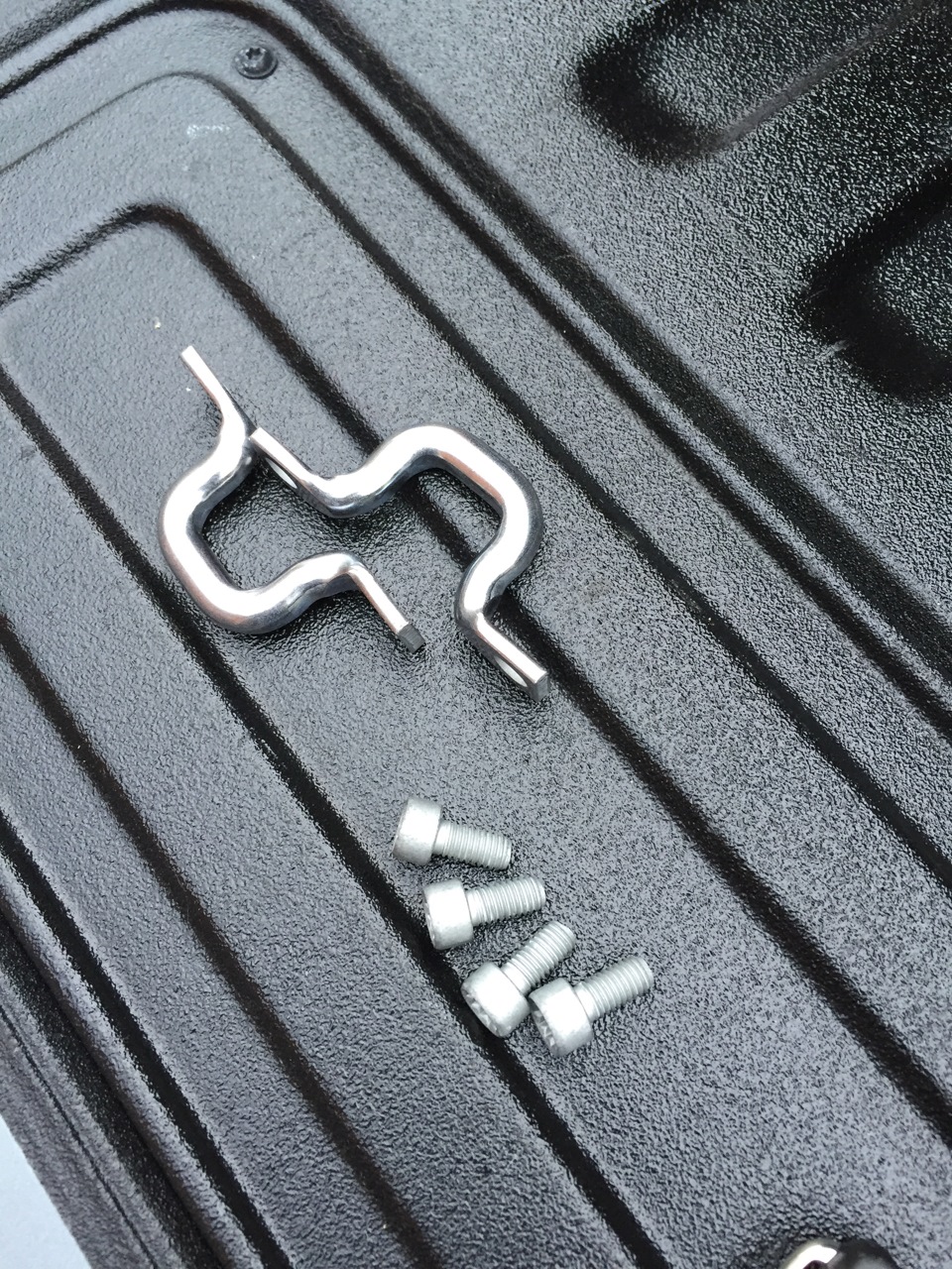 Крепление груза — Volkswagen Amarok 2 л 2014 года аксессуары Drive2