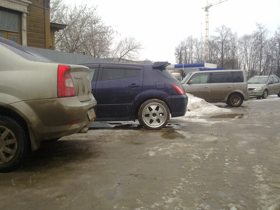 готовь сани летом, а колеса летние зимой)) — Toyota bB (NCP30), 1,5 л ...