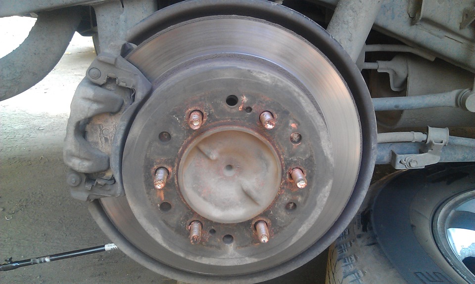 Покраска суппортов, смазка направляющих — Toyota Land Cruiser Prado 120 ...