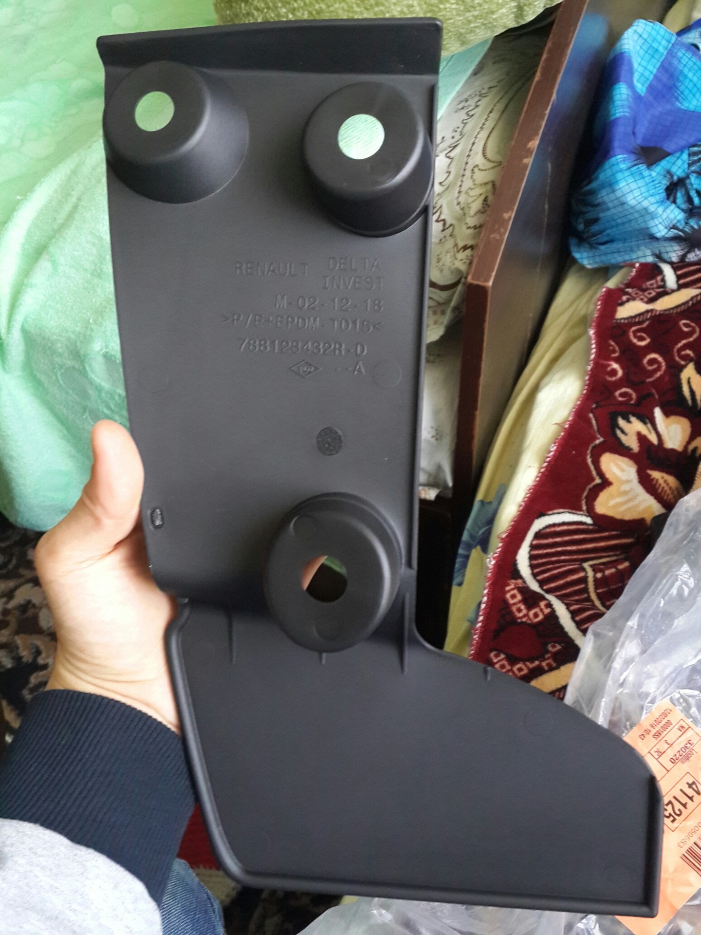 7.Замена сломаного бризговика — Renault Logan (2G), 1,2 л, 2014 года ...