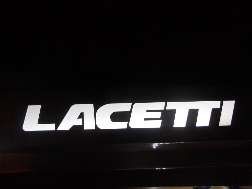 подсветка порожков — Chevrolet Lacetti Sedan 1 8 л 2008 года