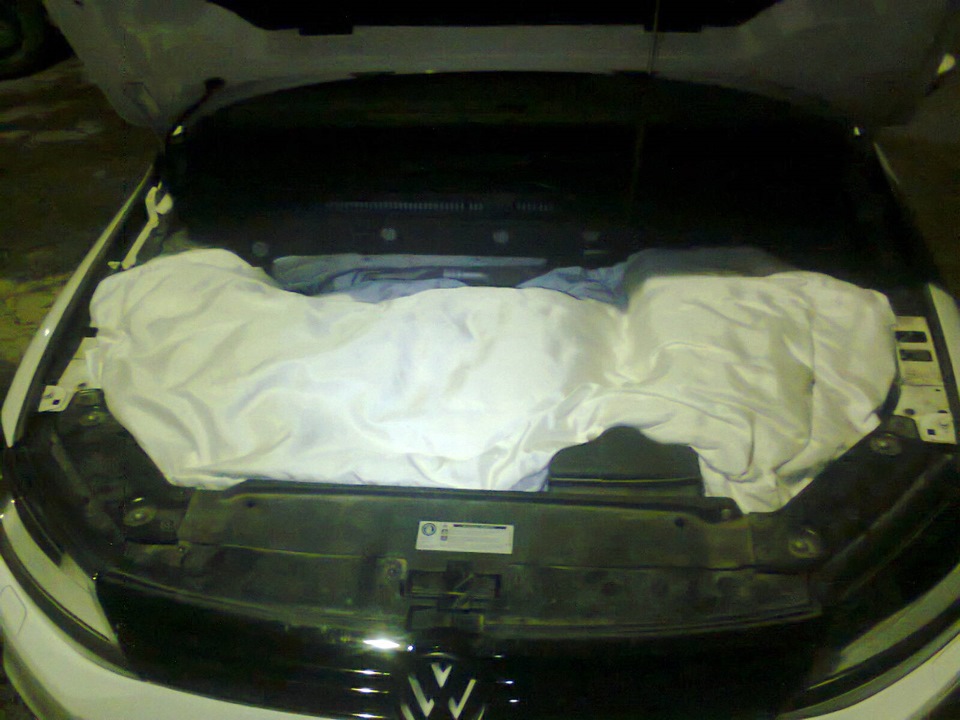 Одеяло на двигатель — Volkswagen Jetta VI, 1,4 л, 2013 года ...