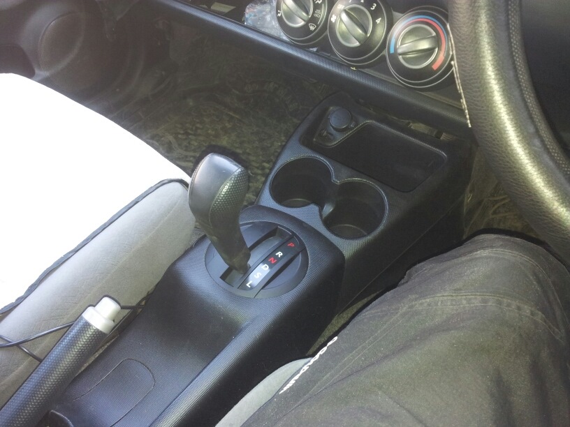 Крышка селектора передач окрашена — Honda Fit (1G), 1,3 л, 2001 года ...