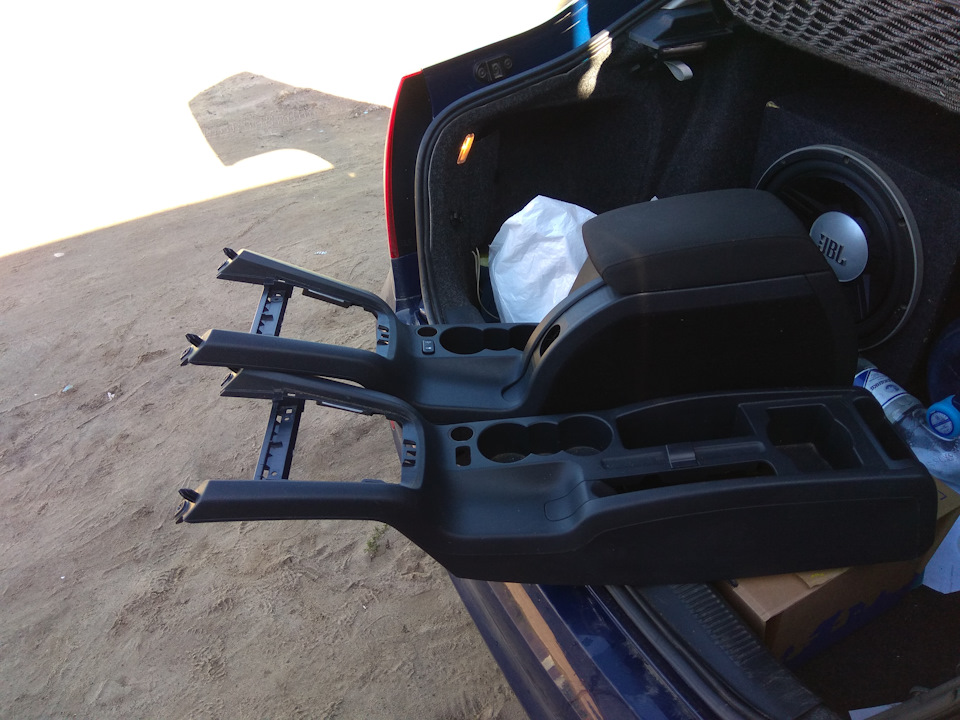 Установил Подлокотник «Jumbo Box» — Skoda Octavia A5 Mk2, 1,4 л, 2012 ...