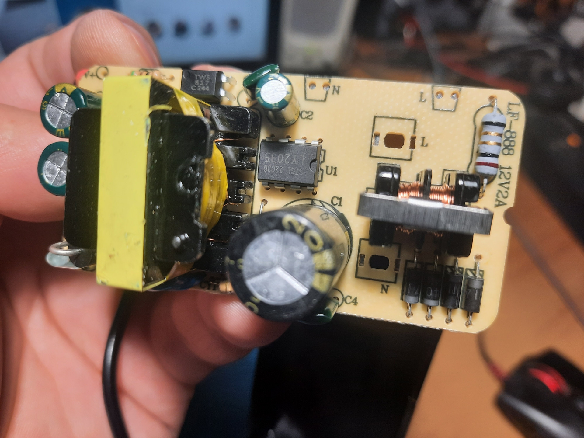 Live-Power Блок Питания 12В, 2A LP-35 (LP-340). — DRIVE2