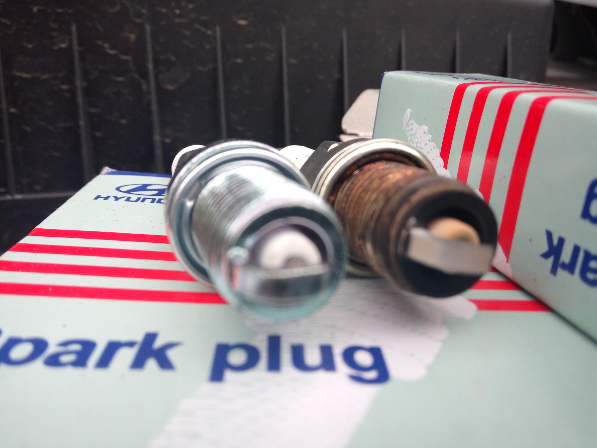 Замена свечей зажигания — KIA Rio 5-door (2G), 1,4 л, 2010 года ...