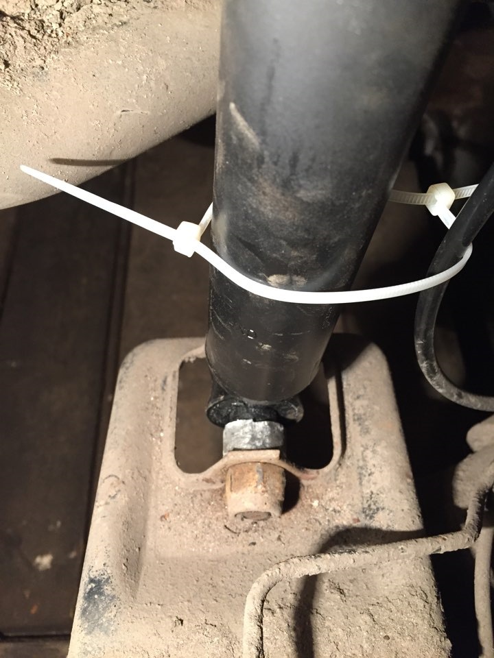 Задние стойки — Lada Калина Хэтчбек (1G), 1,4 л, 2012 года | своими ...