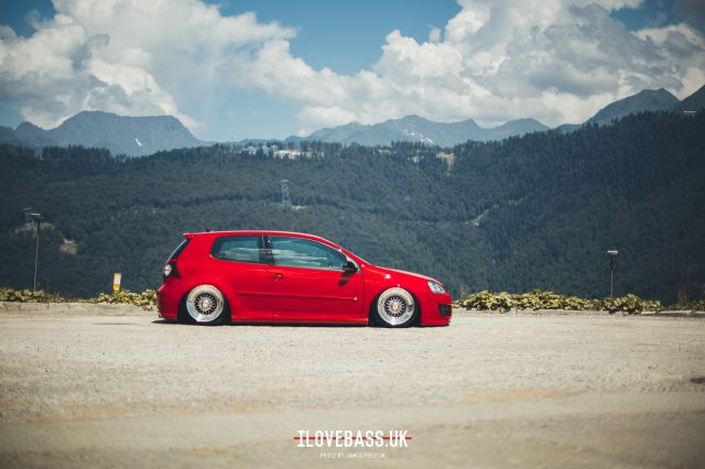 Видео от ilovebass.tv с Grounded event — Volkswagen Golf GTI Mk5, 2 л, 2006 года | видео | DRIVE2