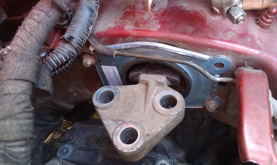 Замена подушки двигателя — Opel Astra H, 1,8 л, 2006 года | плановое ТО ...