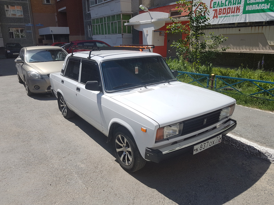 Установка багажника. Тонировка 50 люмар. Новые брызговики. — Lada 21054 ...
