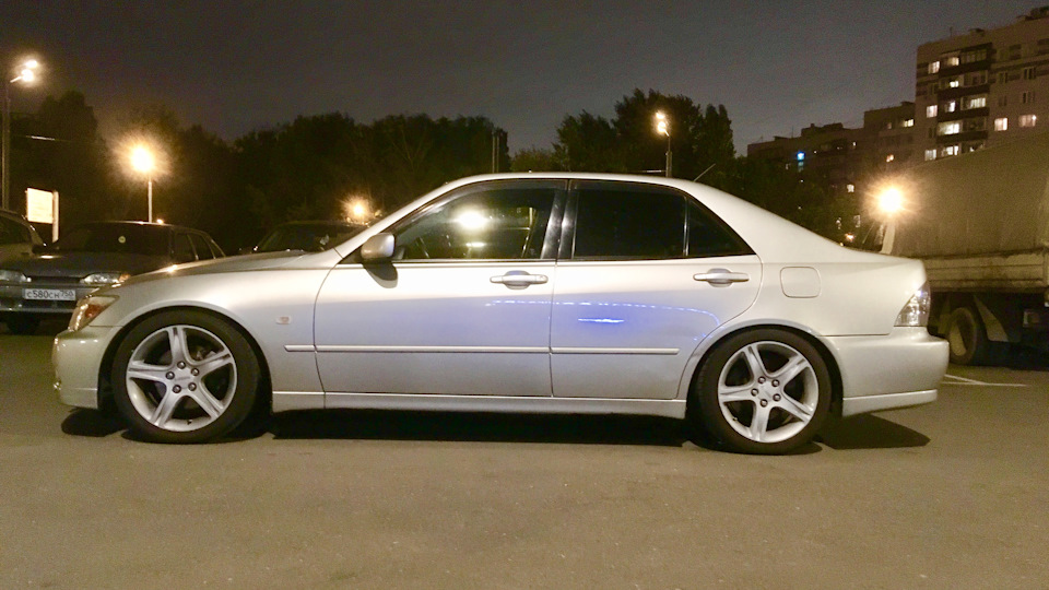 Друг продаёт — Toyota Altezza, 2 л, 2002 года | электроника | DRIVE2