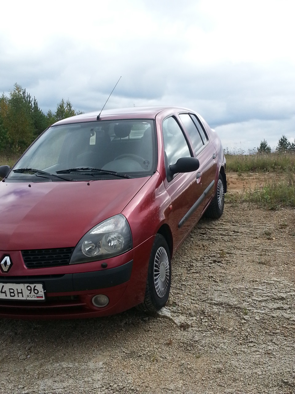опять я фотографирую — Renault Symbol, 1,4 л, 2002 года | фотография ...