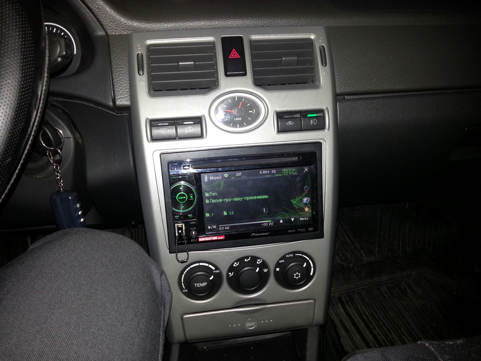 Веселуха — Lada Приора хэтчбек, 1,6 л, 2011 года | автозвук | DRIVE2