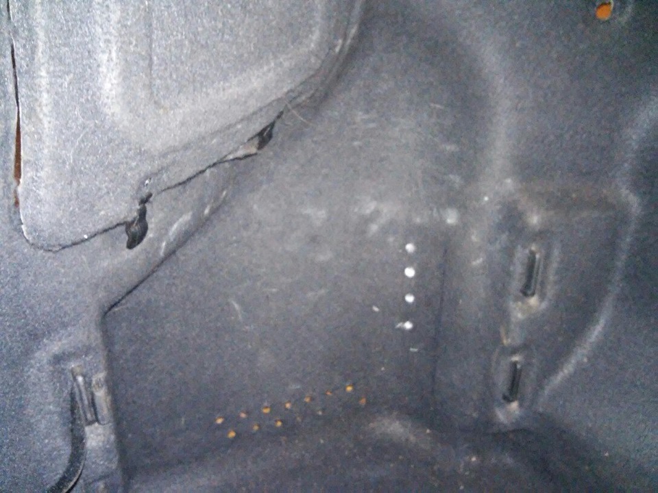 19) Вентиляция багажника + уплотнение задней полки — KIA Rio (3G), 1,6 ...