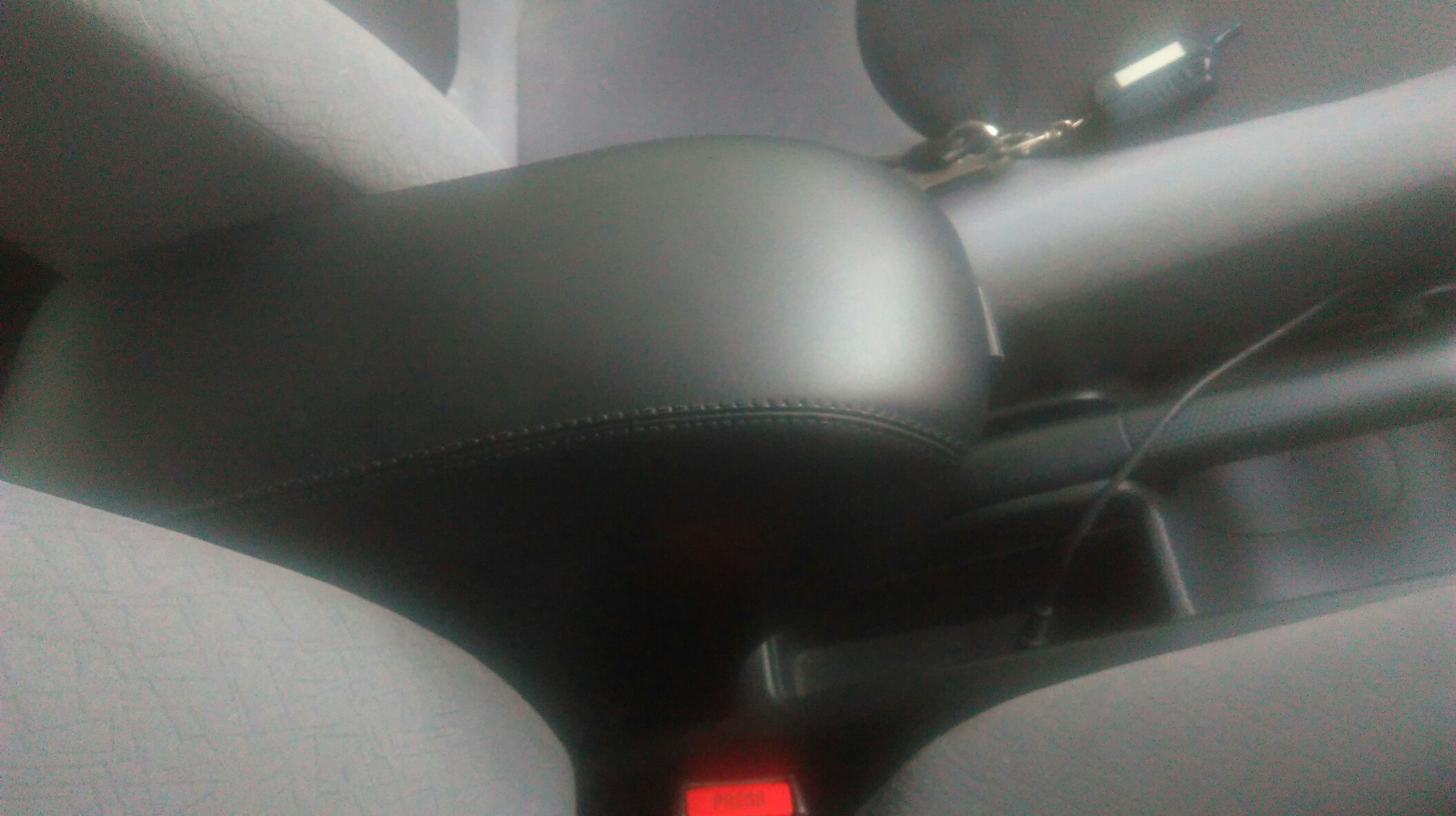 Подлокотник — Honda Fit (1G), 1,3 л., 2002 года | стайлинг | DRIVE2