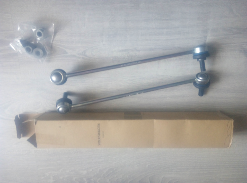 1K0411315R ТЯГА СТАБИЛИЗАТОРА ПЕРЕДНЕЙ ПОДВЕСКИ / AUDI, SEAT, SKODA, VW ...