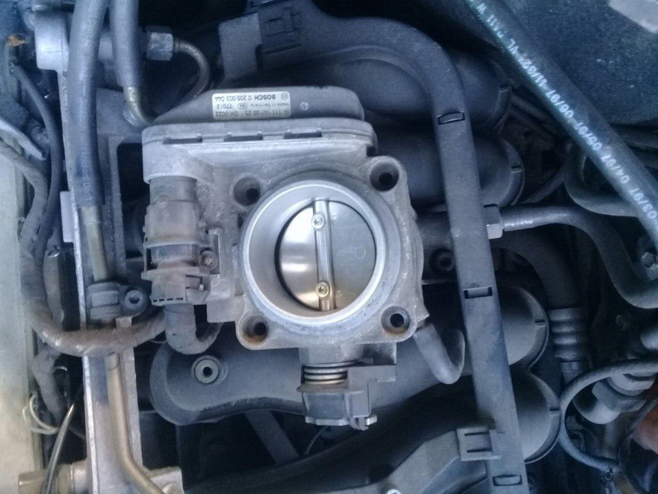 Почистила дроссельную заслонку — Mercedes-Benz CLK (W208), 2,3 л, 1997 ...