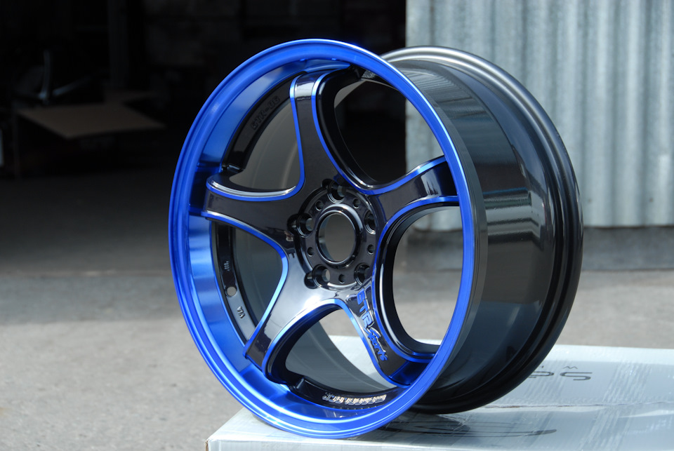 Sakura Wheels 395 R17 114.3x5 ET40 8.0J DIA73.1 — Moscow Wheels and ...