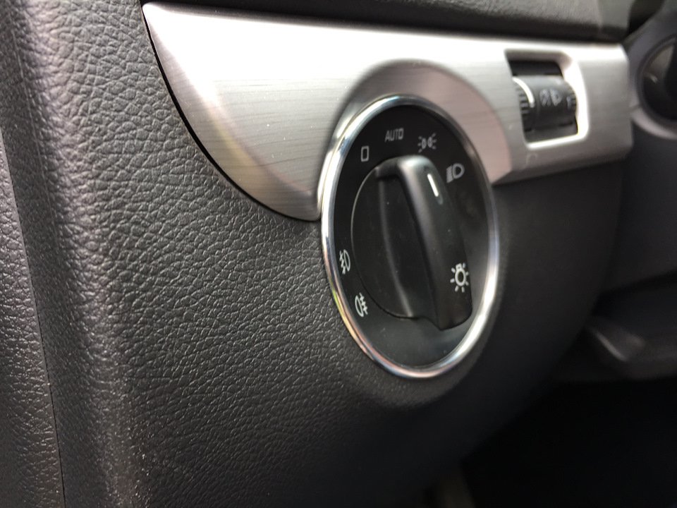Окантовка центрального переключателя света для Octavia A5 FL (MK II ...