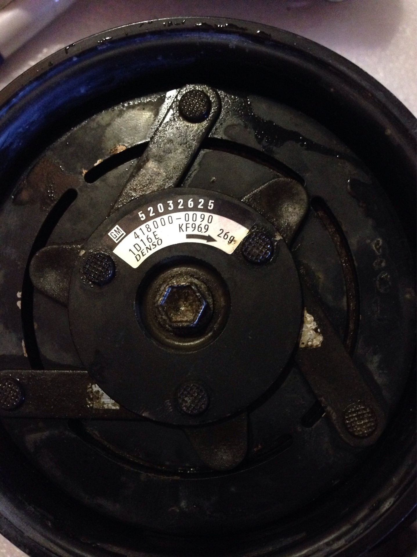 Течь антифриза. Снятие маслоохладителя. — бортжурнал Chevrolet ...