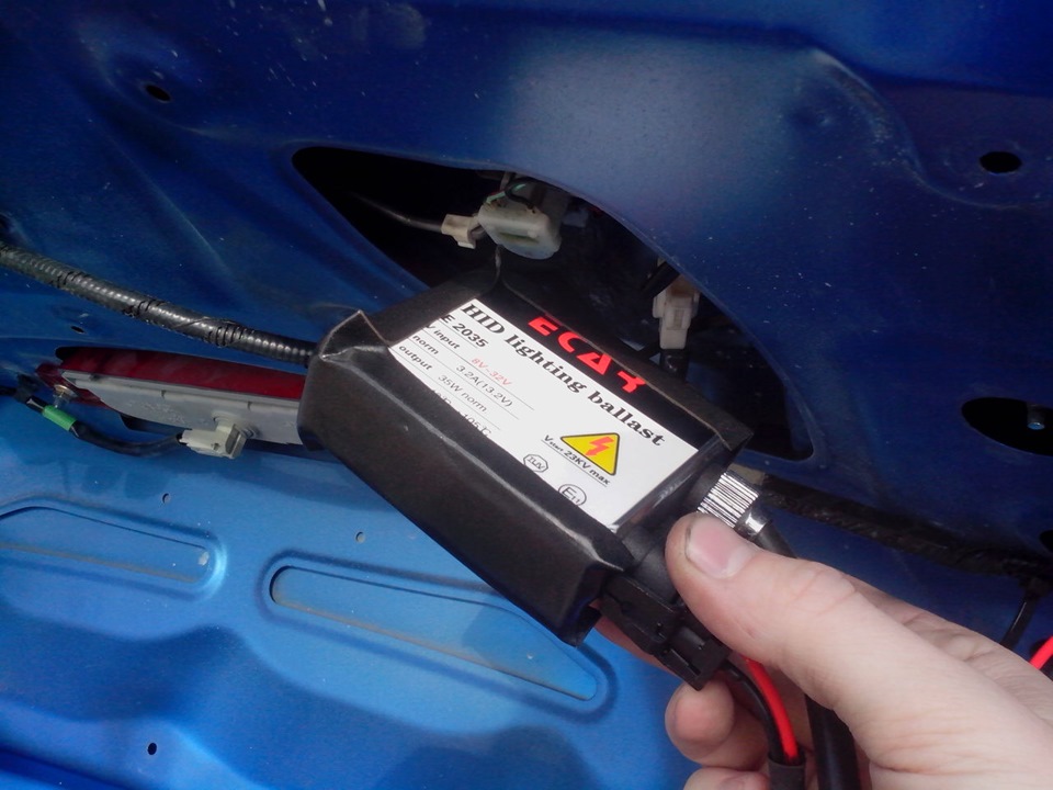 Ксенон в фонарь заднего хода — Mazda 3 (1G) BK, 2,5 л, 2005 года ...
