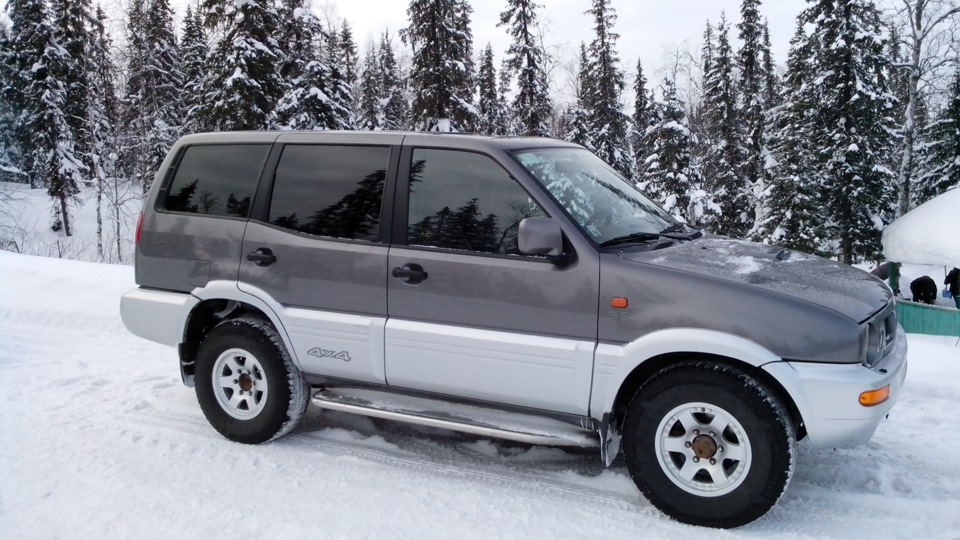 вот такие у нас зверюшки =) — Nissan Terrano II, 2,4 л, 1998 года ...