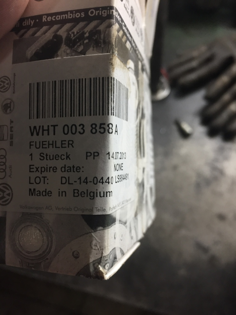 WHT003858A Датчик, частота вращения колеса. Задняя ось справа VAG ...