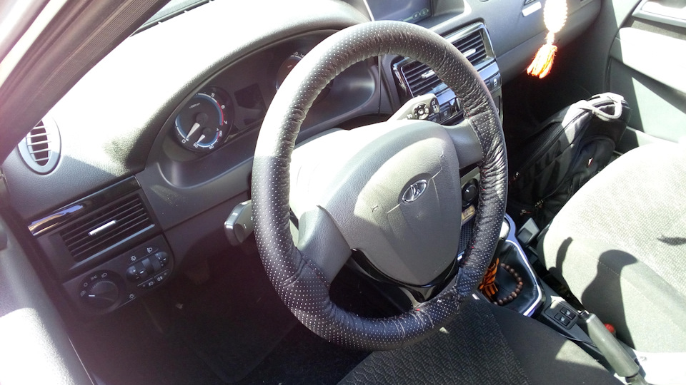 Руль в кожу V 3.0 — Lada Приора седан, 1,6 л, 2014 года | стайлинг | DRIVE2