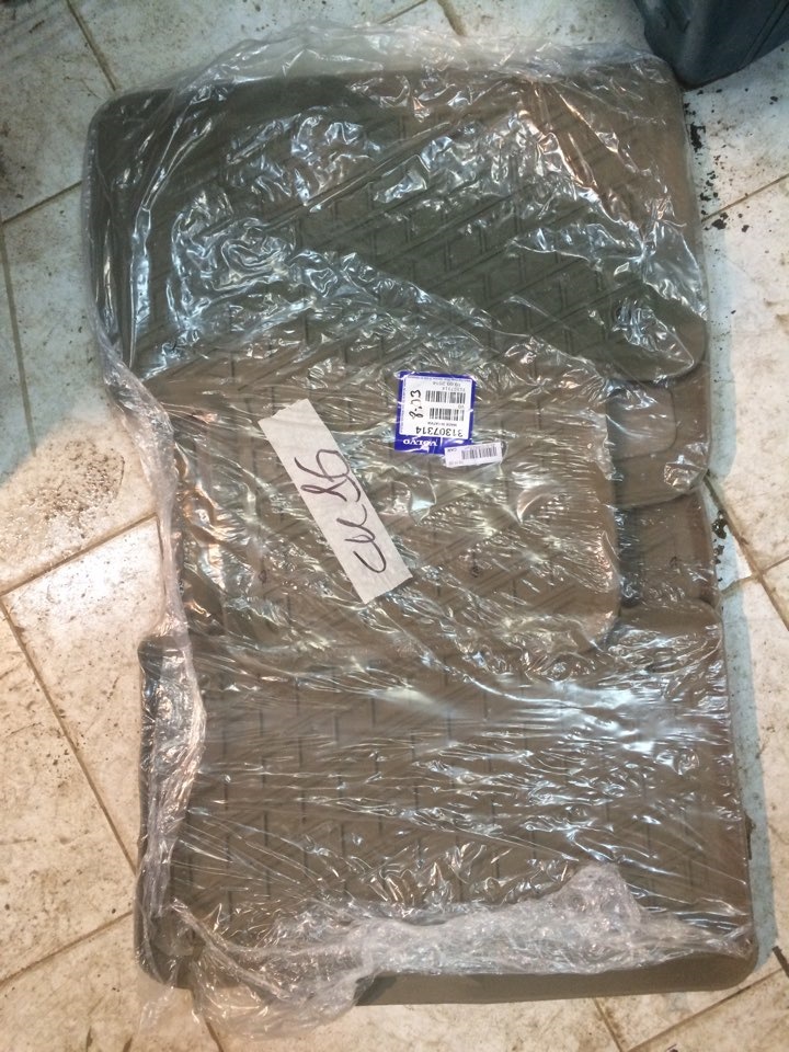 Оригинальные резиновые коврики — Volvo XC90 (1G), 3,2 л, 2007 года ...