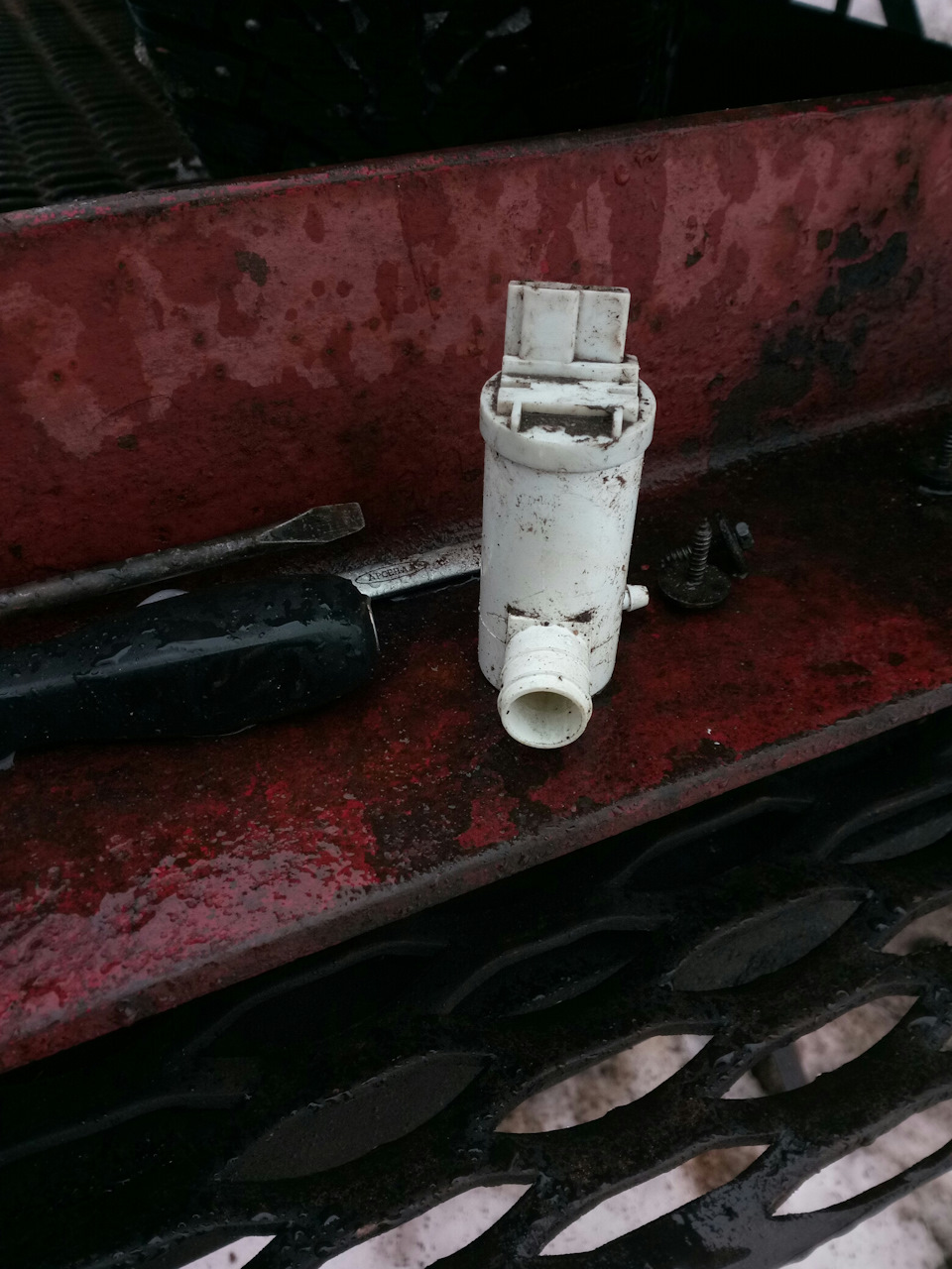 Омыватель лобового стекла — Chery Tiggo, 1,6 л, 2013 года | своими ...