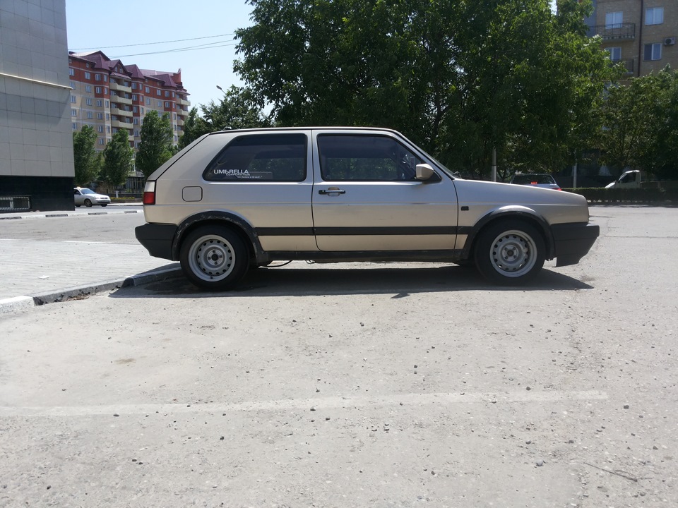 Уронил гольфа на разварки R14 — Volkswagen Golf Mk2 16 л 1988 года колёсные диски Drive2