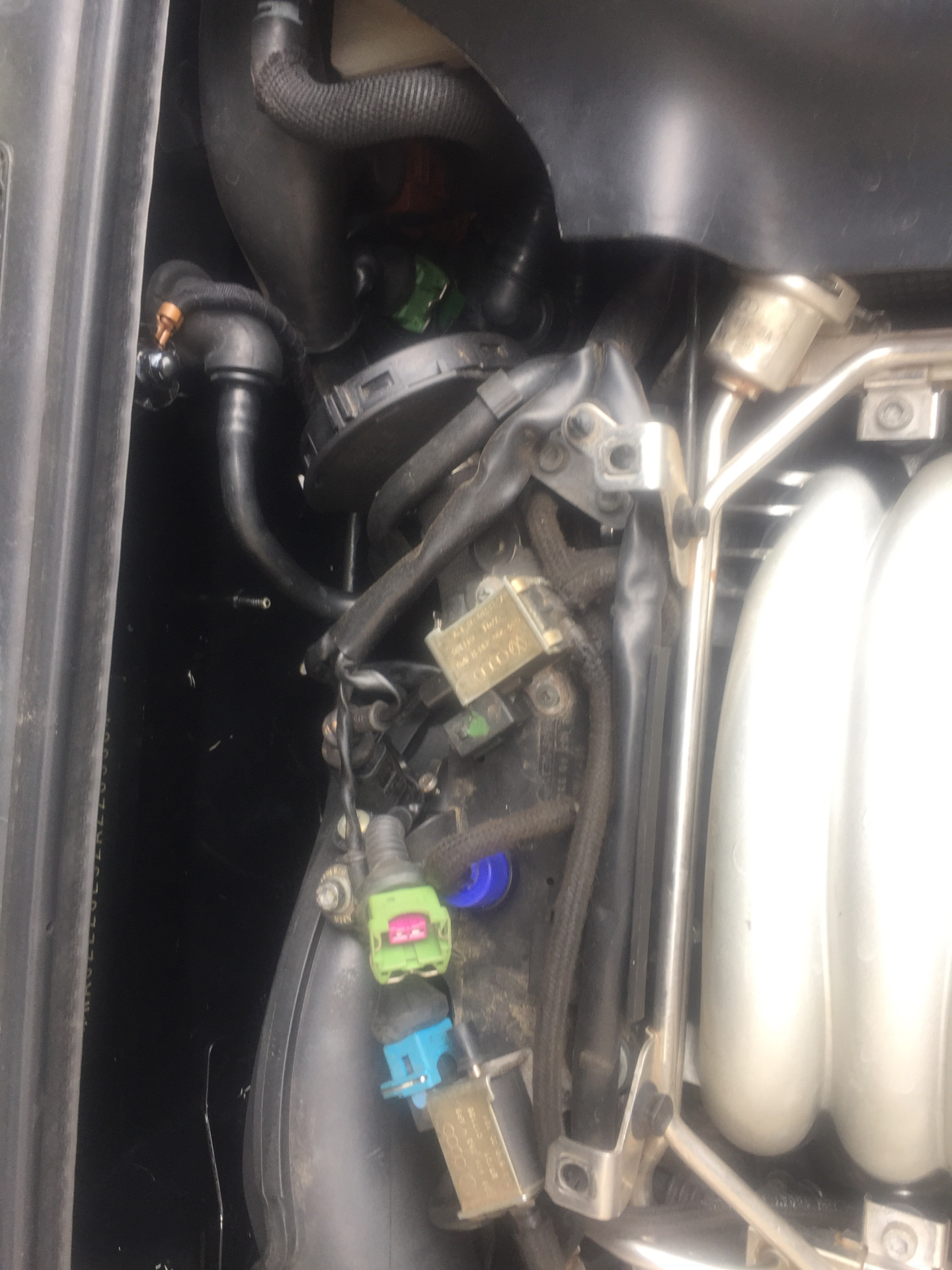 Клапан 7.01805.01.0 PIERBURG — Audi A4 (B6), 2,4 л, 2002 года | своими ...