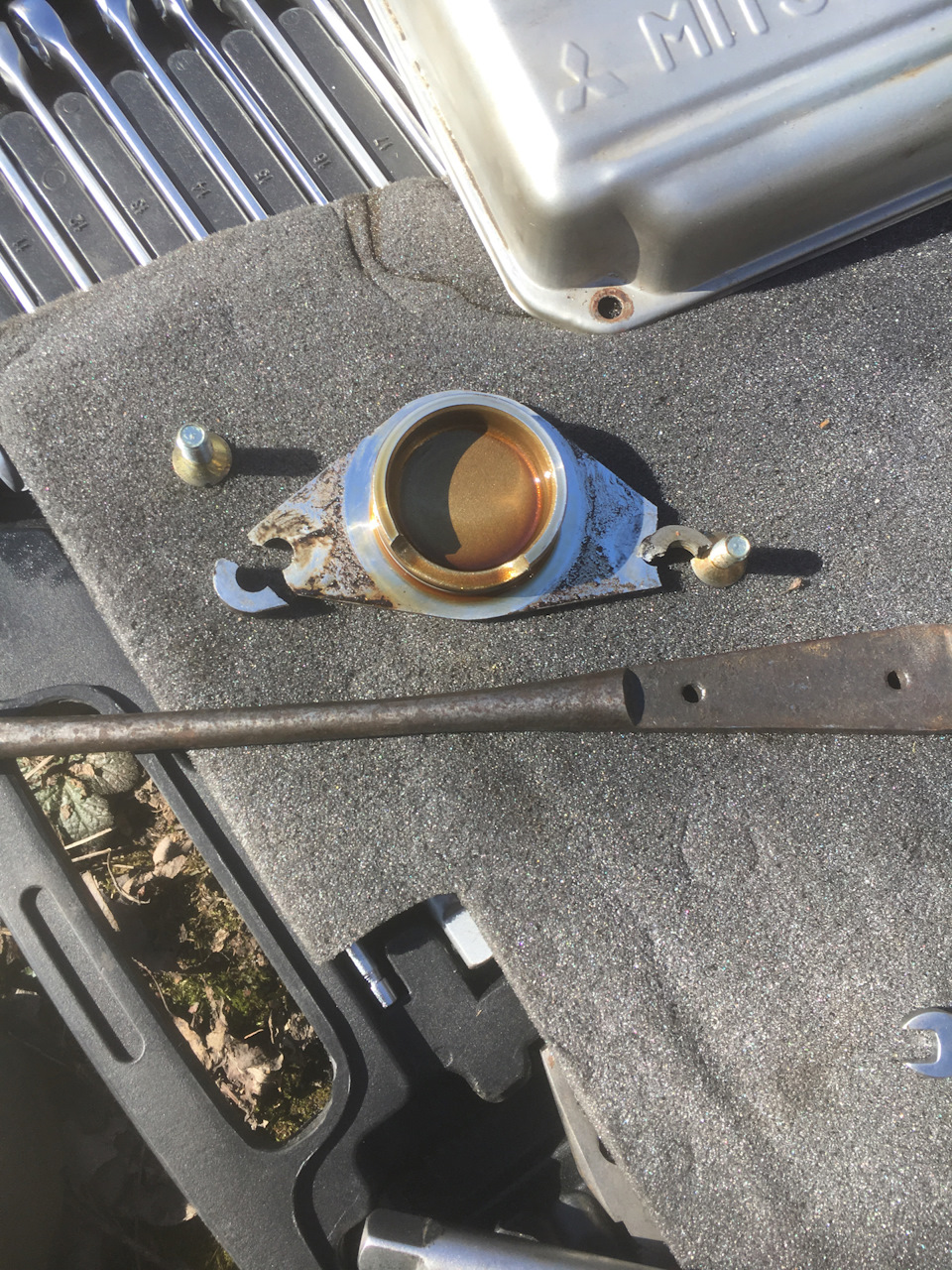 Замена заглушки ГБЦ, прокладка клапанной крышки, свечные уплотнители ...