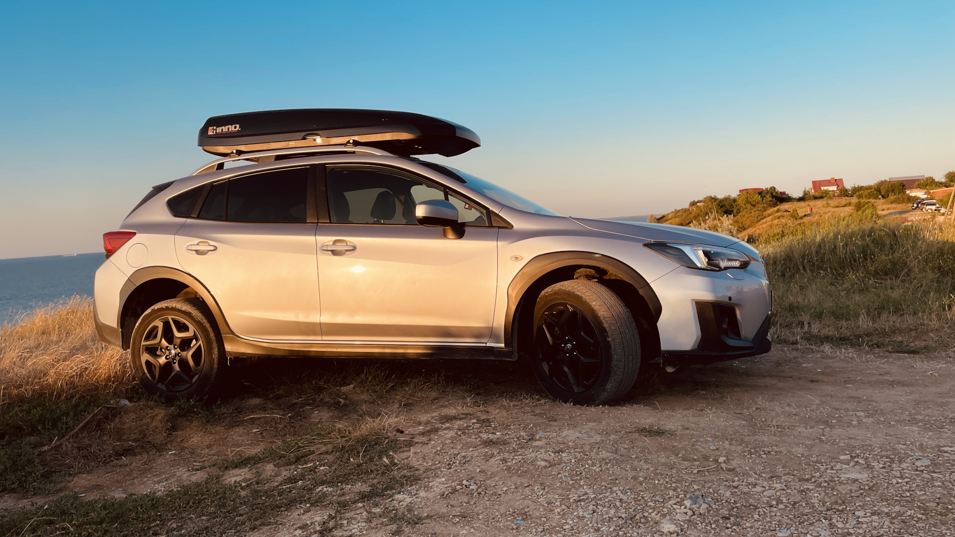 Автобокс Inno Shadow 16 — Subaru XV (2G), 2 л, 2018 года | аксессуары ...