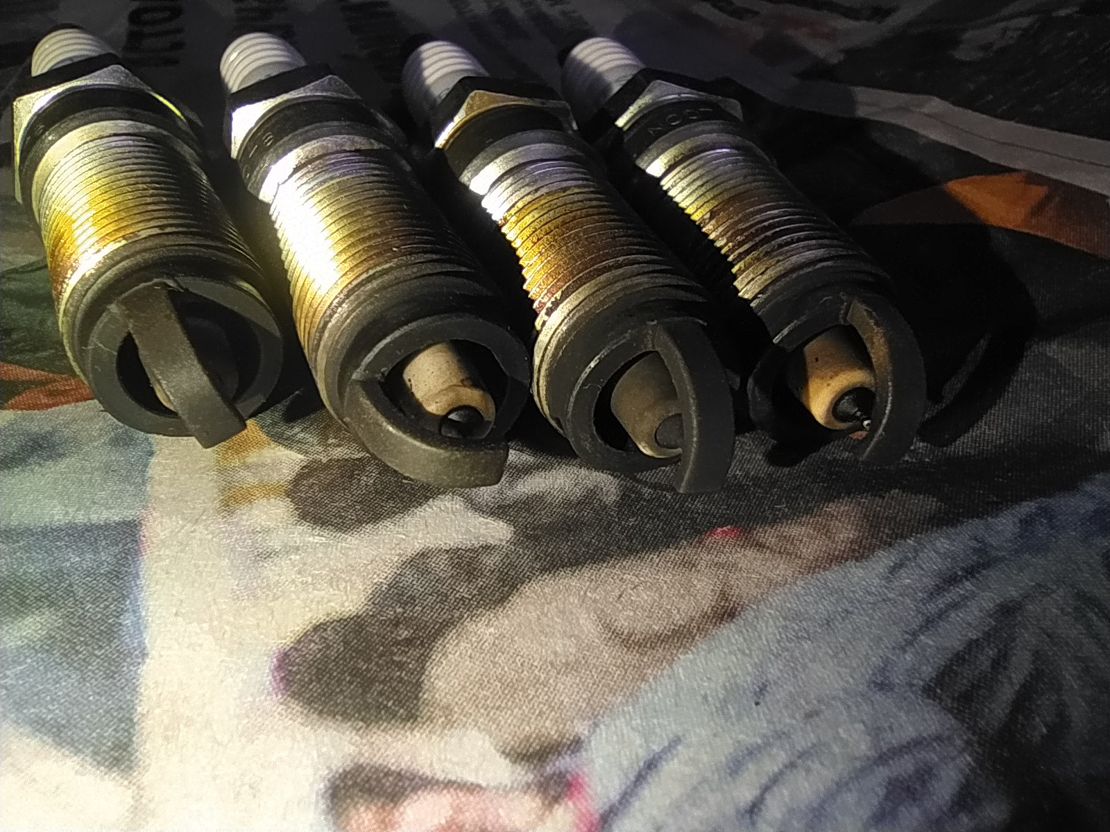 Замена прокладки клапанной крышки КУГА 1,6 (+димексид форсы + свечи ...