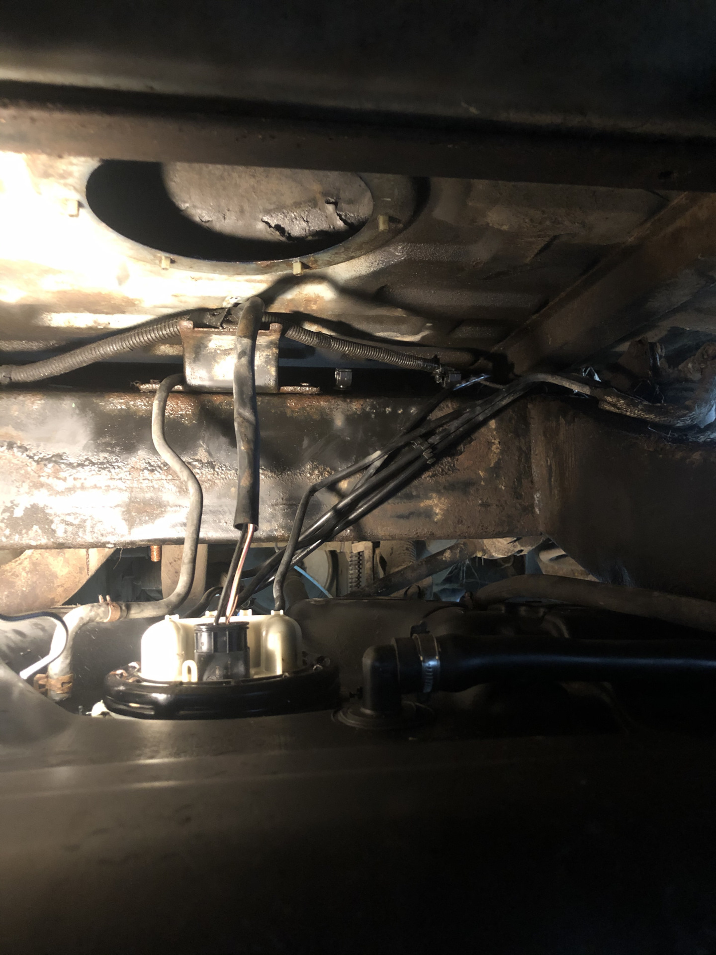 Болячка трубок топлива Дискарьков — Land Rover Discovery II, 2,5 л ...