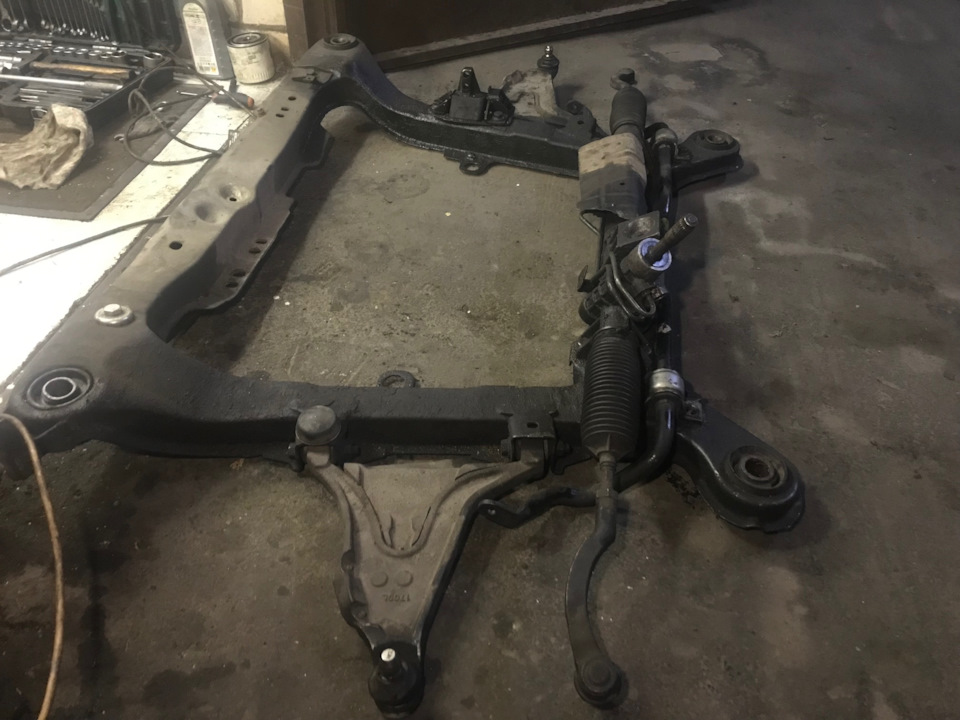 Снятие поддона, подрамника и рулевой рейки на Вольво 850 — Volvo 850 R ...