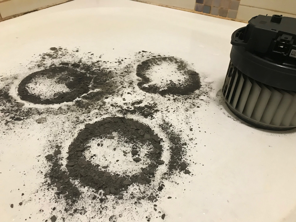 Чистка вентилятора печки + доп фильтр — Audi A6 (C7), 2 л, 2011 года ...