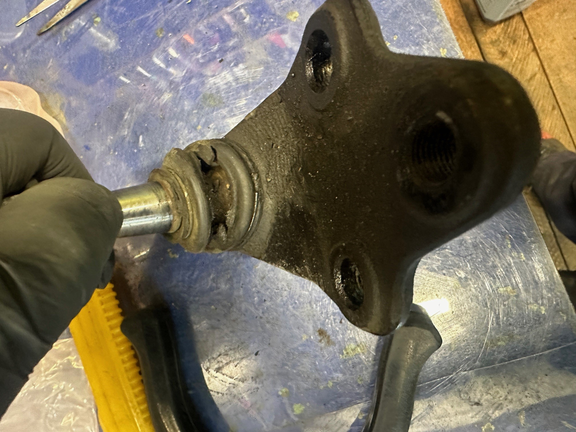 Устала шаровая — Chery Tiggo 8 Pro Max, 2 л, 2022 года | своими руками ...