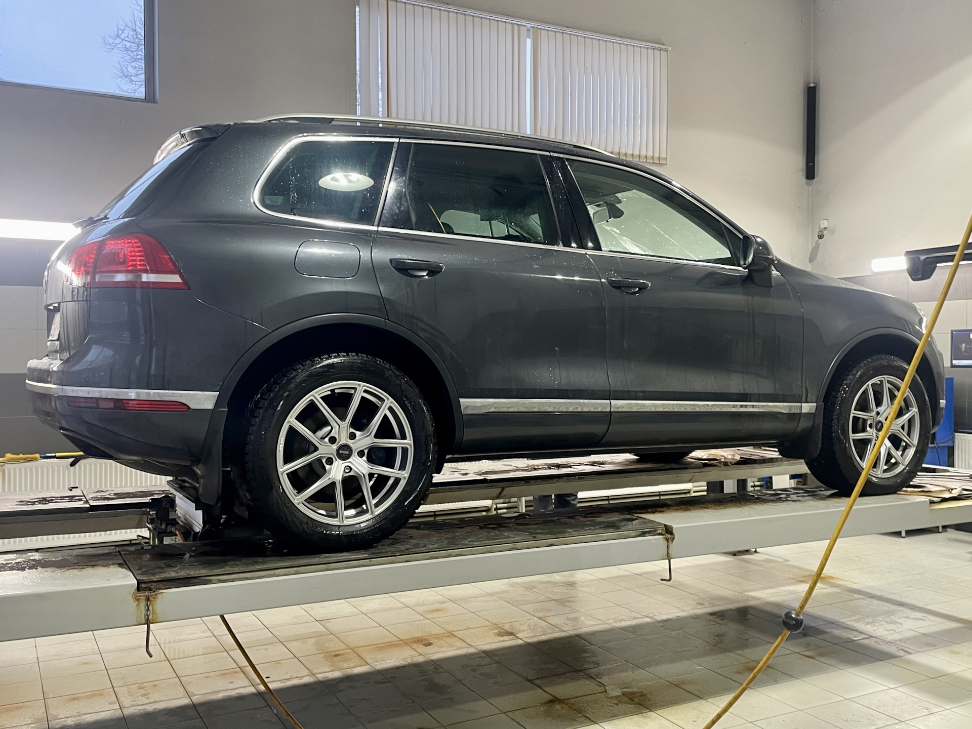 Замена стаба, стоек, втулок, аккума. — Volkswagen Touareg (2G), 3,6 л ...