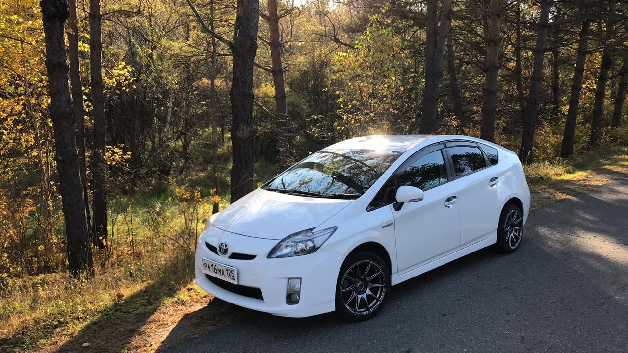 Toyota Prius (30) 1.8 гибридный 2010 | White Rabbit на DRIVE2