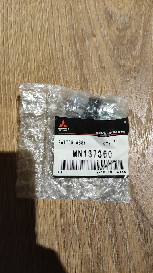 MN137360 Датчик давления масла в двигателе Mitsubishi | Запчасти на DRIVE2